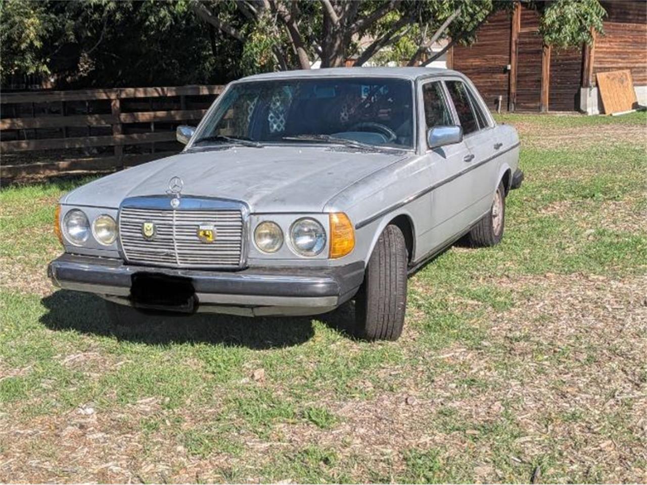 1981 Mercedes-Benz 300D - Voitures Americaines par Sylc